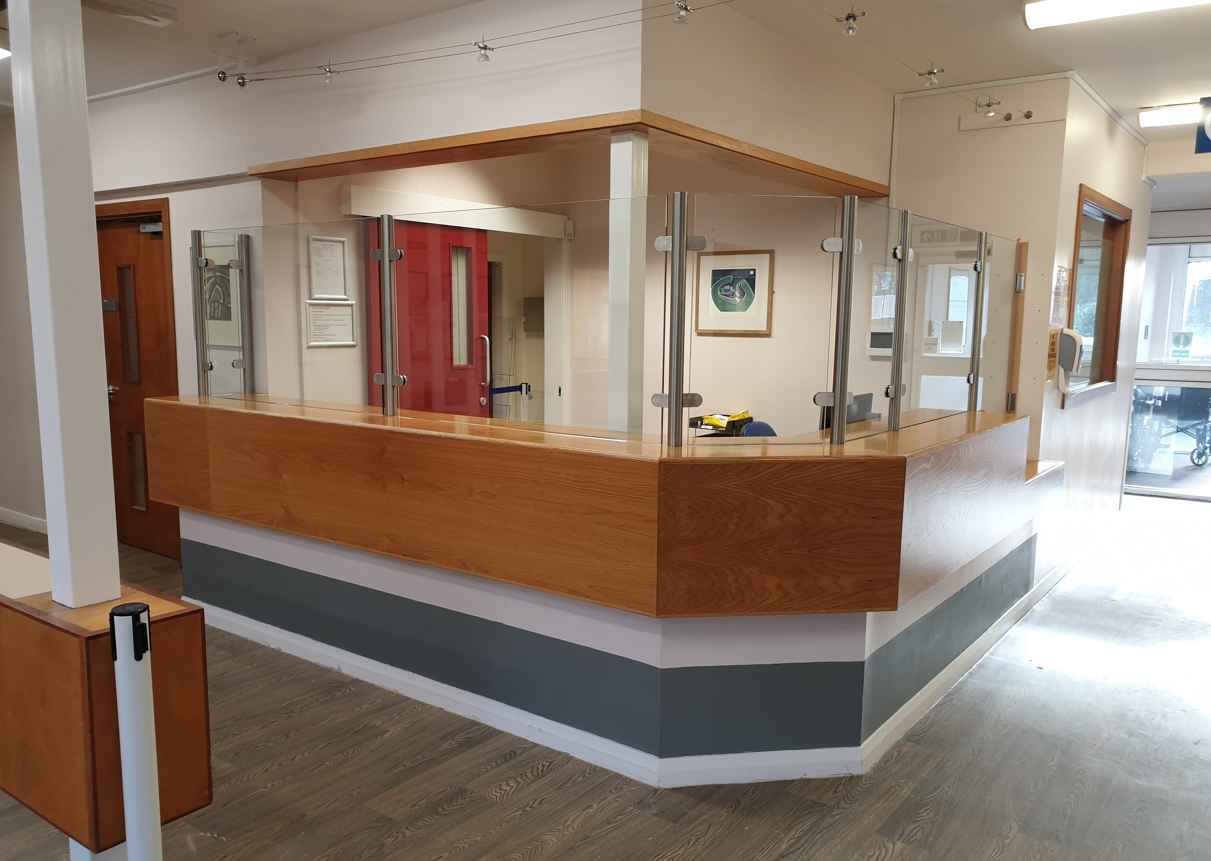 Glass Desktop Security Screens I Custom Built – Screen Plus